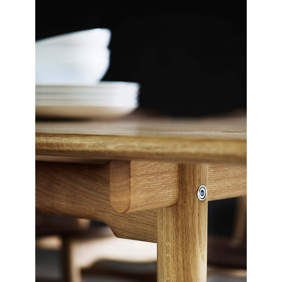 CH327 table by Carl Hansen | Shop at Skandium London