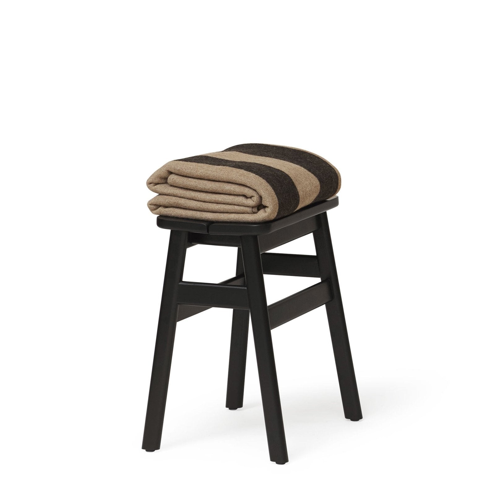 Angle Standard Stool – Skandium
