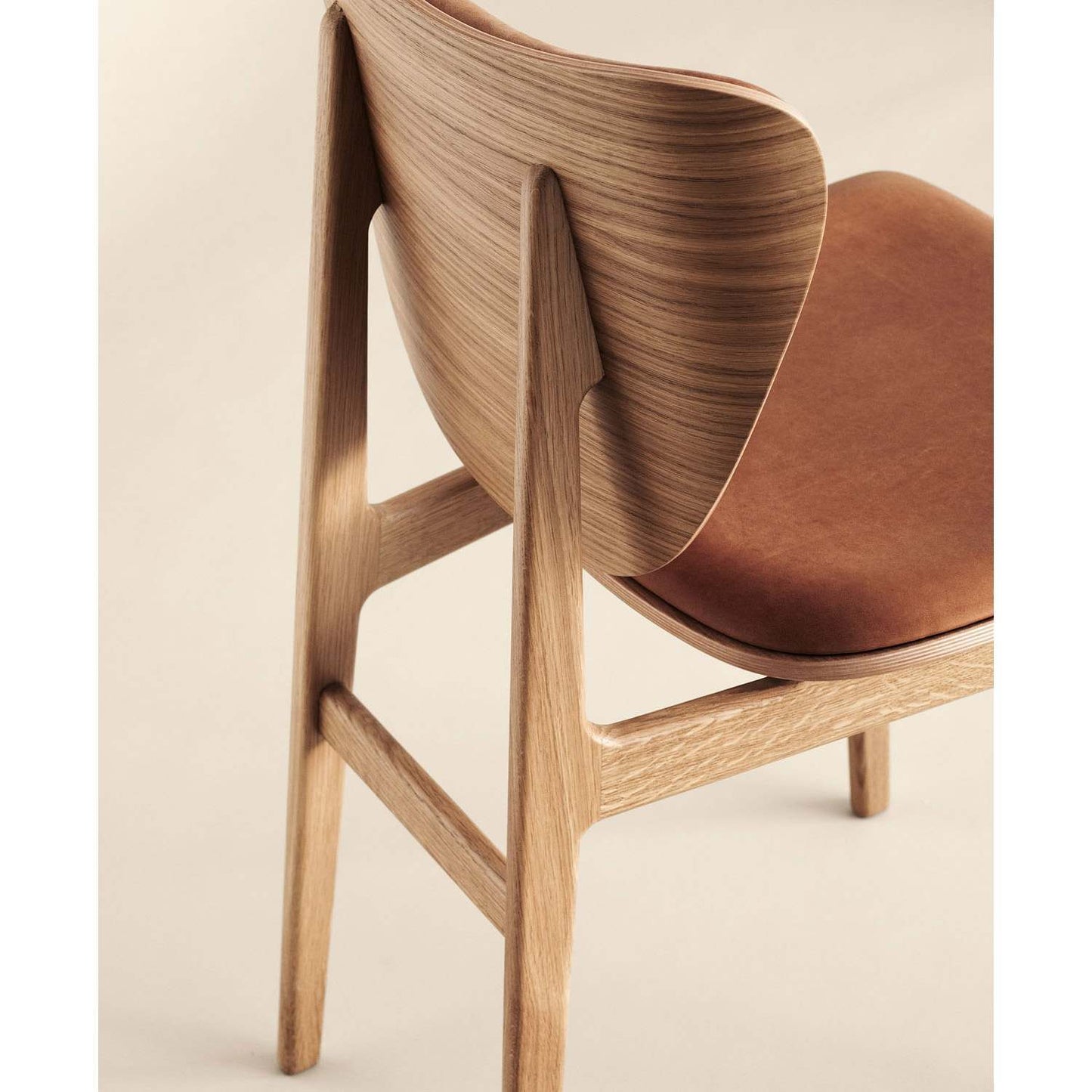 Elephant dining chair, front upholstered – Skandium