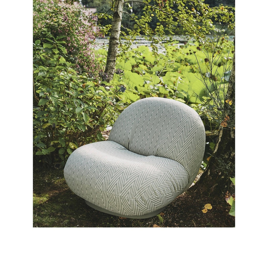 Pacha Lounge Chair - Outdoor Swivel w. Armrest by Gubi | Shop at ...