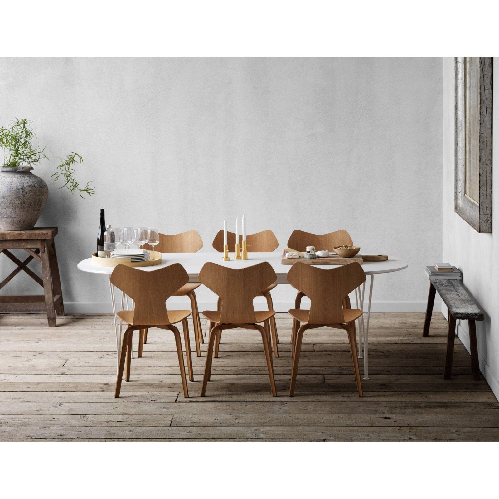 Super-Ellipse™ table by Fritz Hansen | Shop at Skandium London