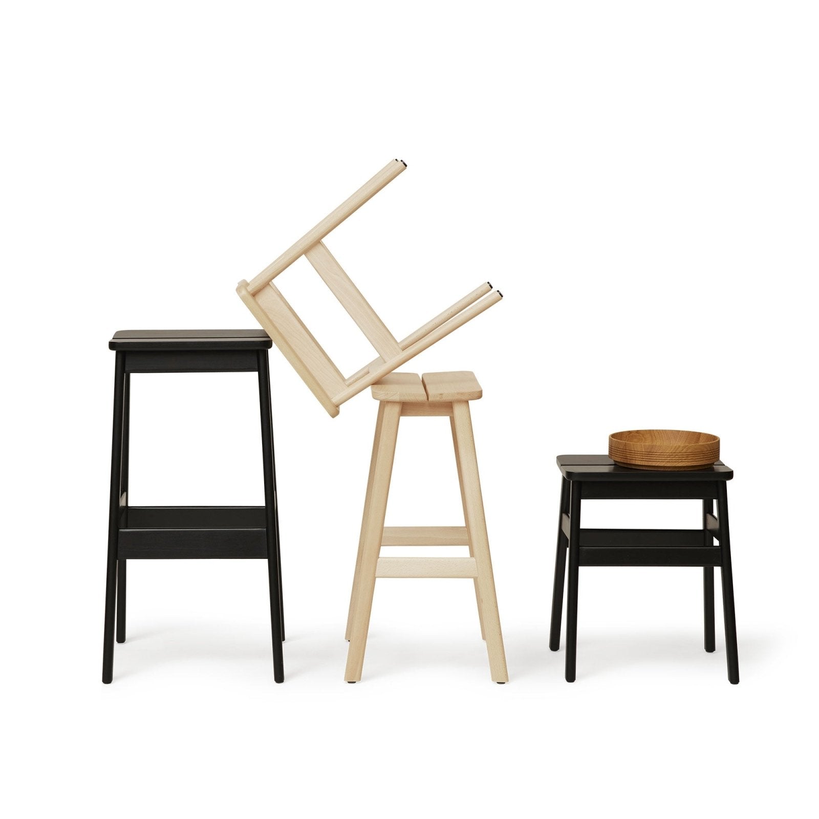 Angle Standard Stool – Skandium
