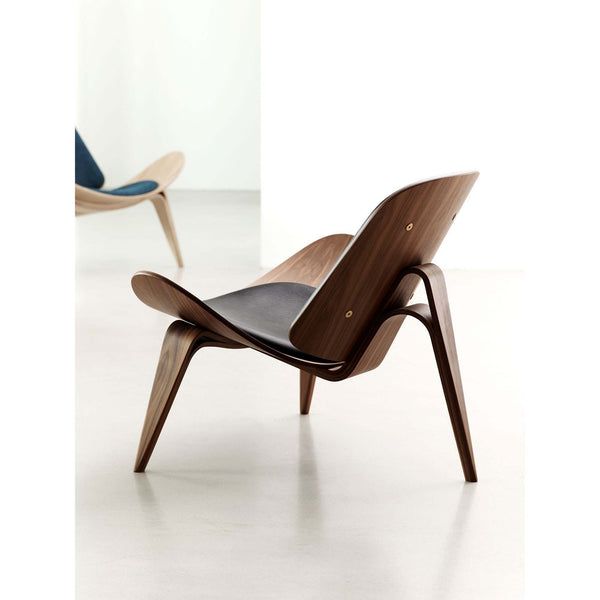 CH07 Shell chair by Carl Hansen | Shop at Skandium London