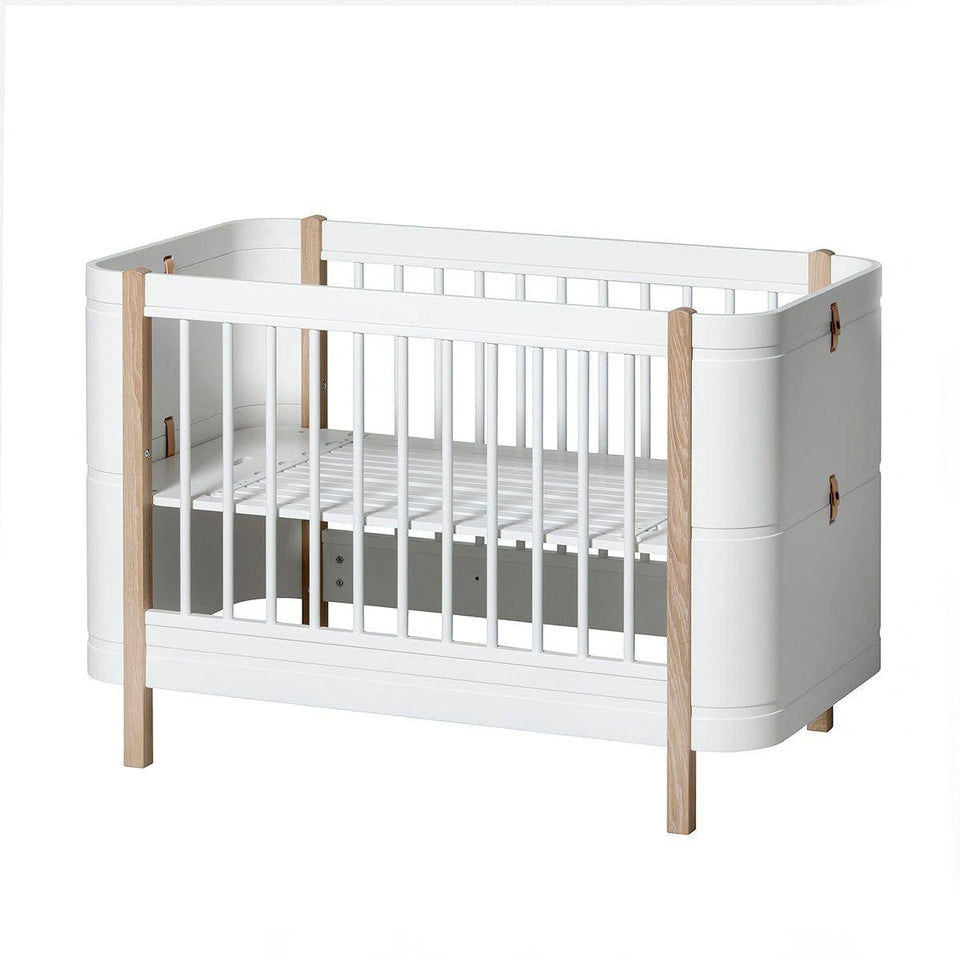 Mini + cot/bed - white/oak by Oliver Furniture | Shop at Skandium London