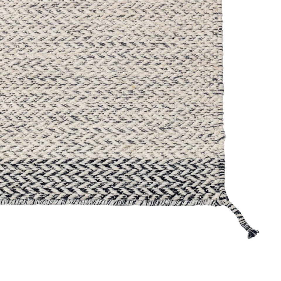 ply-rug-by-muuto-shop-at-skandium-london