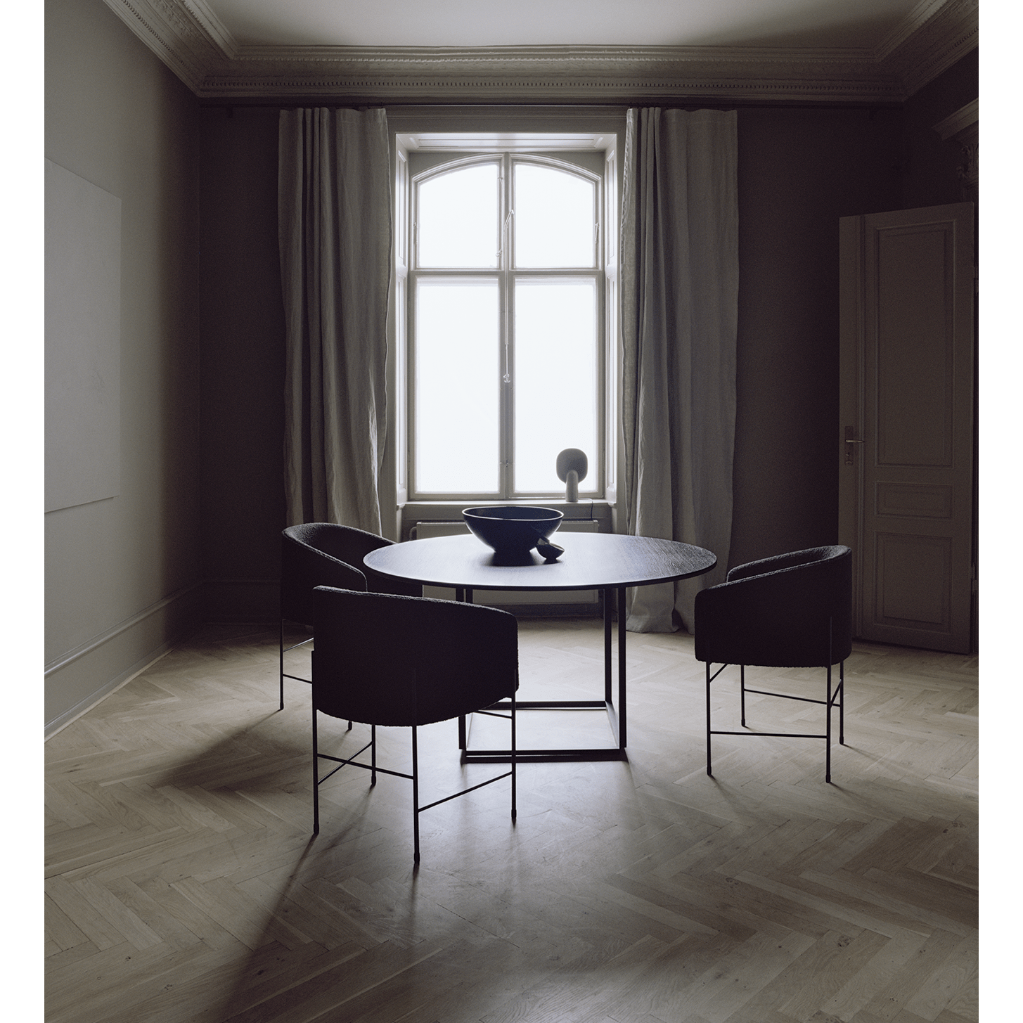 Florence dining table - Ø 145 cm w. wood veneer – Skandium