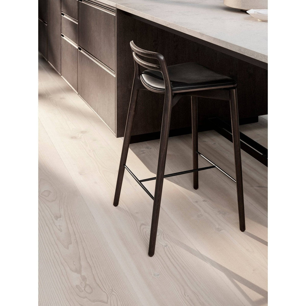 VIPP484 - Cabin Counter Stool by Vipp | Shop at Skandium London