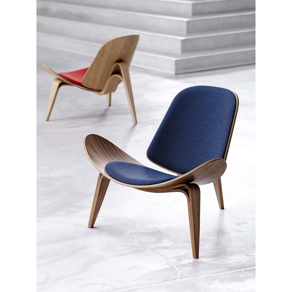 CH07 Shell chair by Carl Hansen | Shop at Skandium London