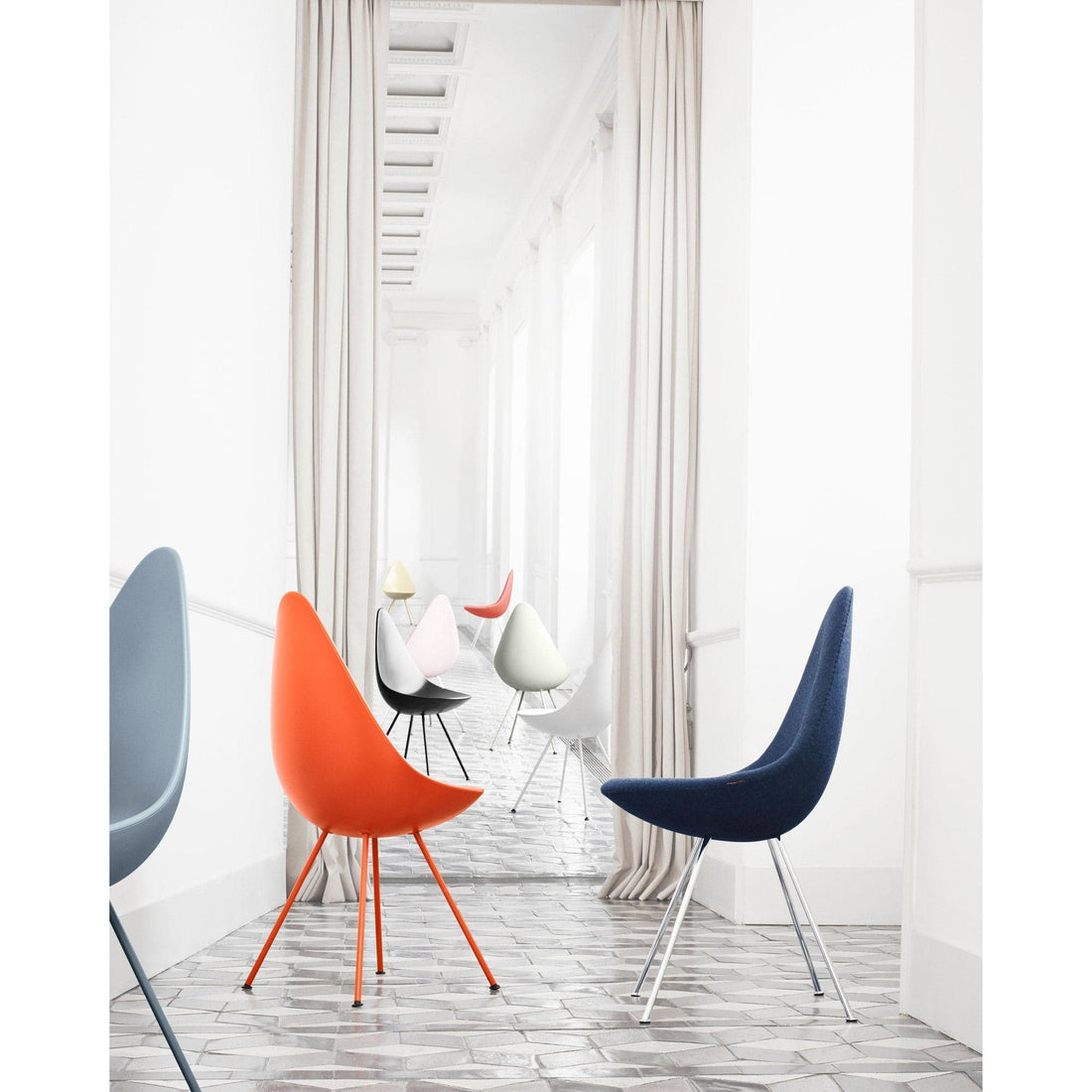 Drop chair with full upholstery – Skandium
