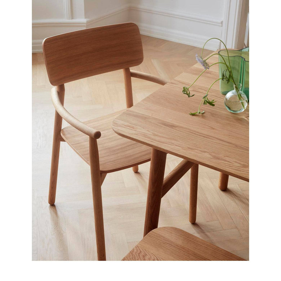 Hven Armchair by Fritz Hansen | Shop at Skandium London