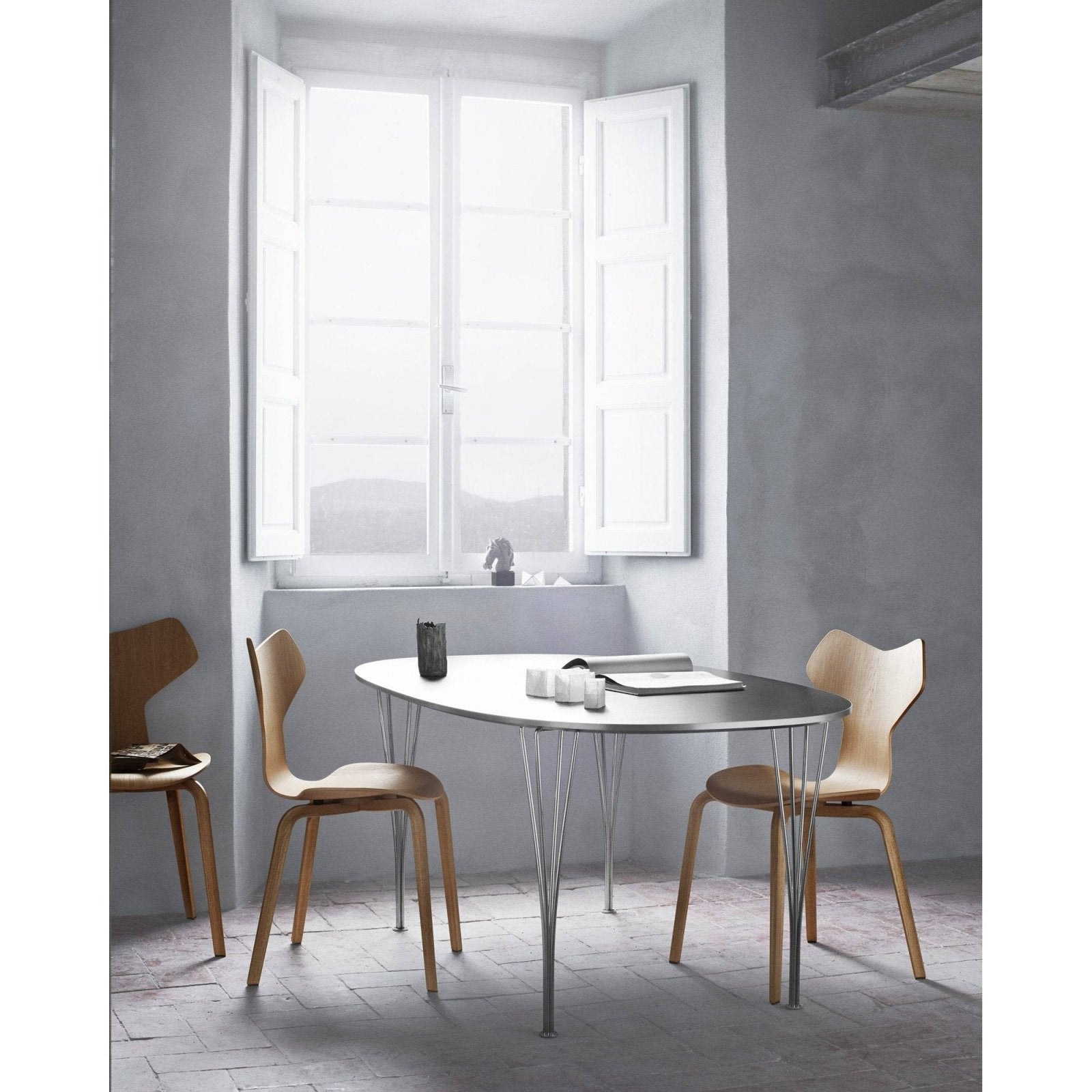 Super-Ellipse™ table by Fritz Hansen | Shop at Skandium London