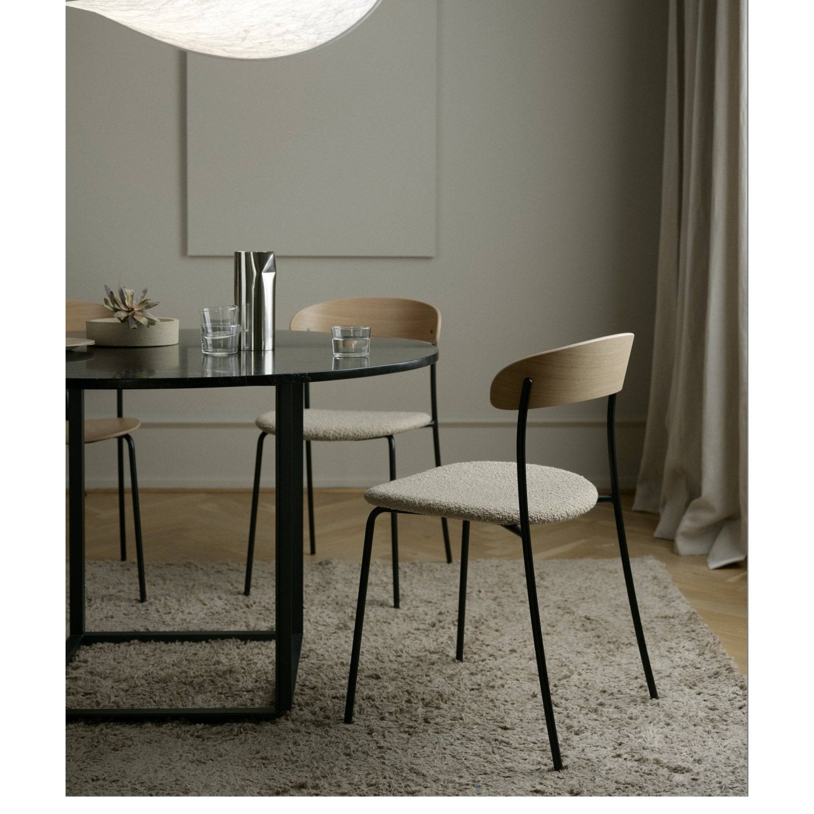 Florence dining table - Ø 145 cm w. wood veneer – Skandium